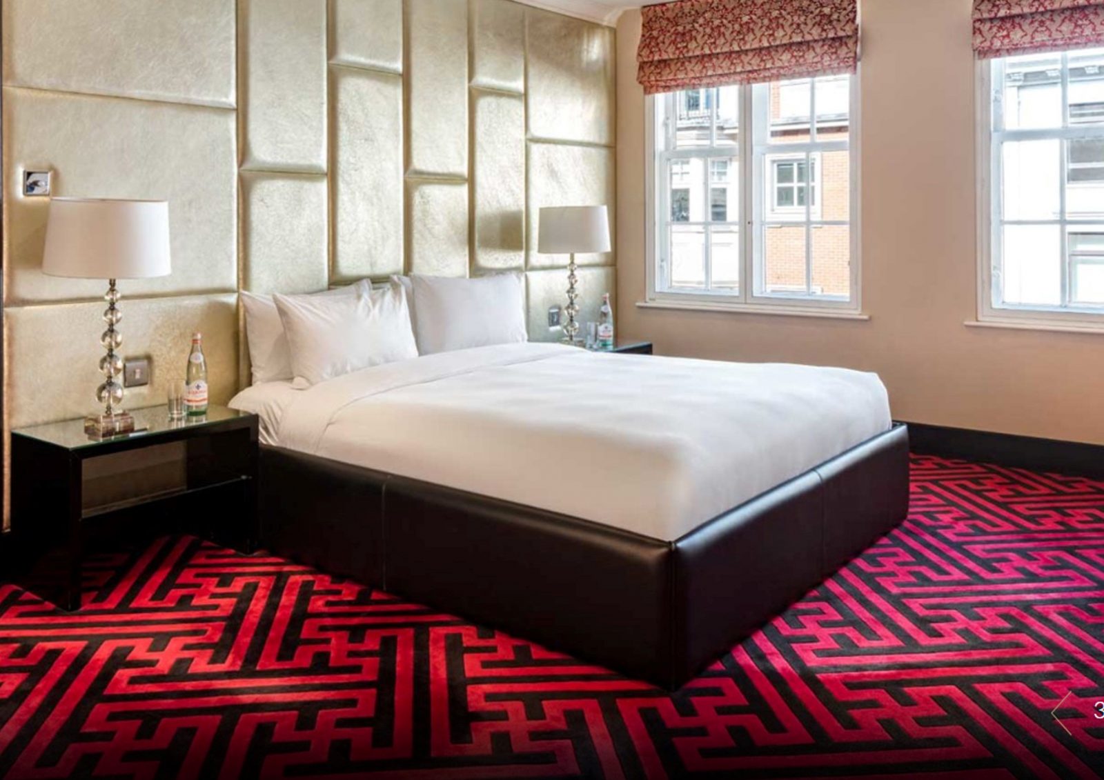How to illuminate a hotel nightstand - García Requejo